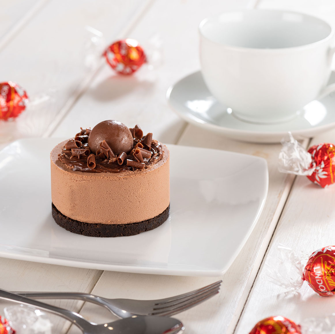 Milk Chocolate Lindt Cheesecake – Just Desserts